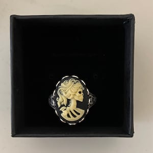Skeleton Lady Cameo Ring - Etsy