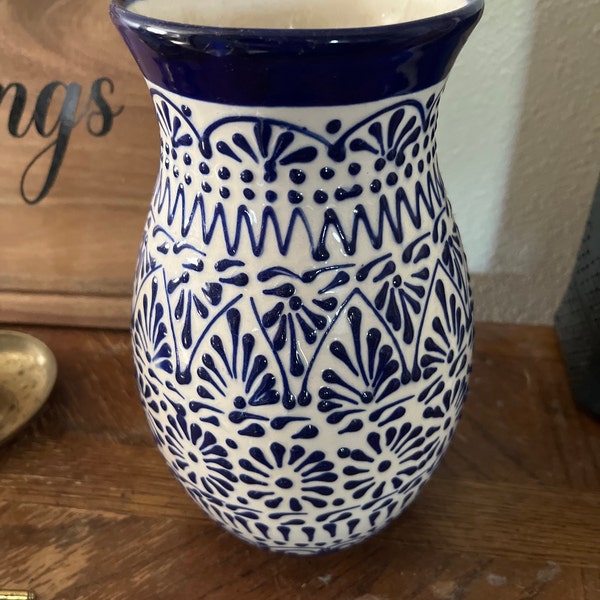 Ceramic Floral Vase White and Blue by Latin Nomad. - Etsy