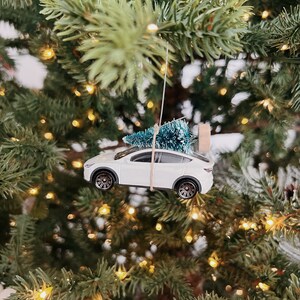 Ford F-150 Pickup Raptor Carrying Christmas Tree, Yellow Ford F-150 ...
