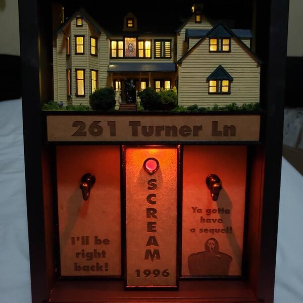Stu Macher House Half Version Diorama, Inspired by Scream Movie ...