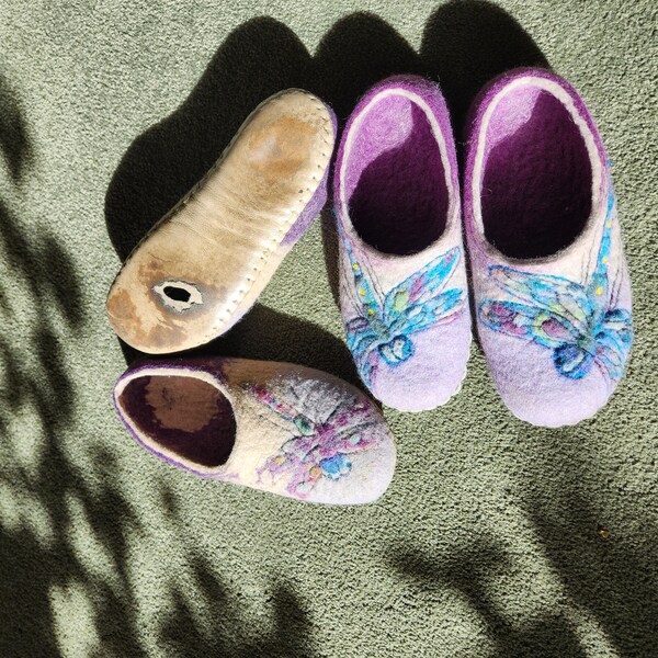 Dragonfly Art Felted Slippers for Women, Grey and Emerald Green Wool ...