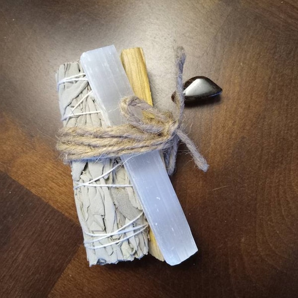 Organic White Sage Smudge Kit: Palo Santo, Selenite & Guide - Etsy