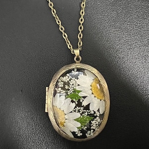Handmade Pressed Flower Small Oval Locket Necklace Gold - Etsy
