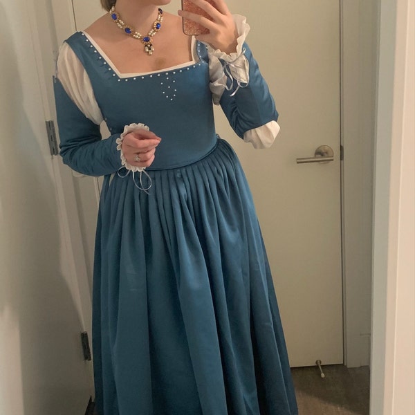 Red Linen Renaissance Dress, 1490s Townswoman Gown, Renfaire Earthly ...