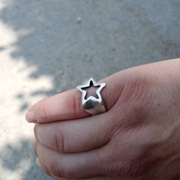 Anatomical Gripping Hand Skeleton Ring, Silver Finger Ring, Cool Wrap ...