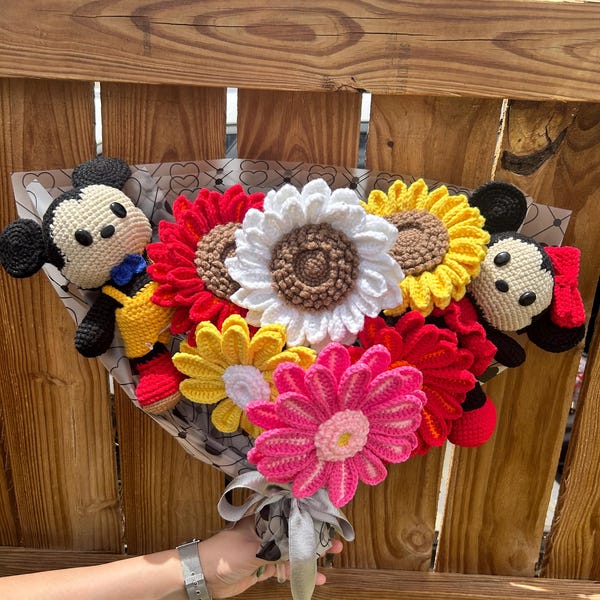 Mika the Mouse | Amigurumi Crochet Pattern by Linhas De Algodão ...