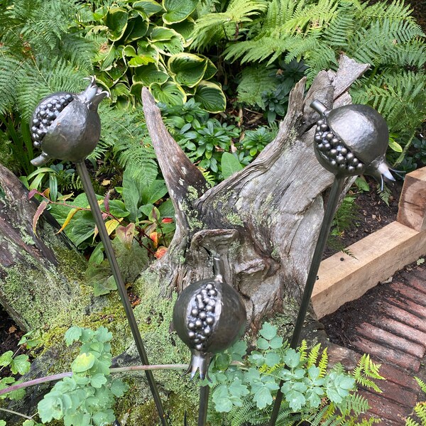 Obelisks, Large Metal Garden Obelisk With Twist Top, Rustic Plant ...