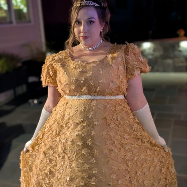 Vintage Small White Parasol W/ Lace Trim, 70s White Parasol, Great for ...