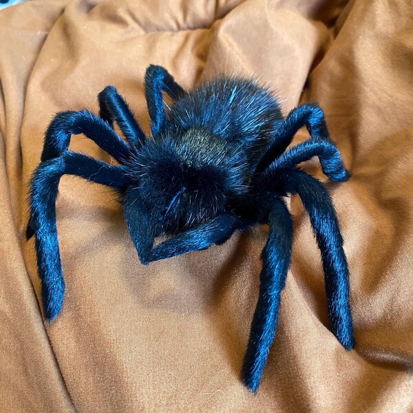 Realistic Tarantula Spider, Poseable Shelf Decor, Wall Mountable Faux ...
