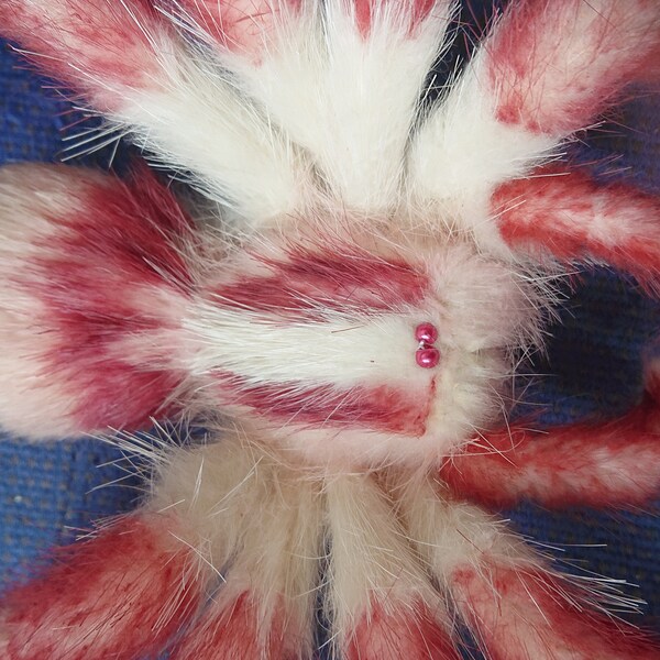 Lifelike Tarantula Spider, Poseable Shelf Decor, Wall Mount, Insect Art ...