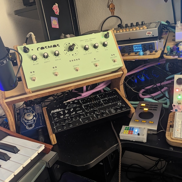 Second Floor Desktop Synthesizer Stand: Music Studio Pedalboard - Etsy