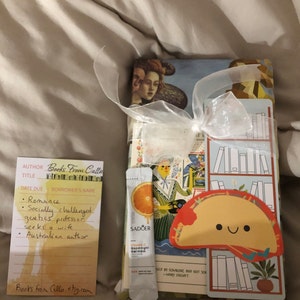 Surprise Book MOM BOOK Blind Date With a Book Mother's Day Gift - Etsy