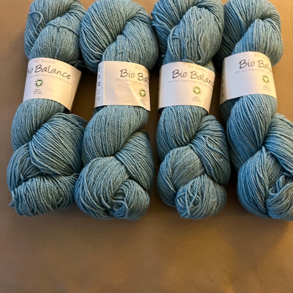 Noro Magazine 22 | Contains 27 Spring and Summer Knitting Patterns and ...