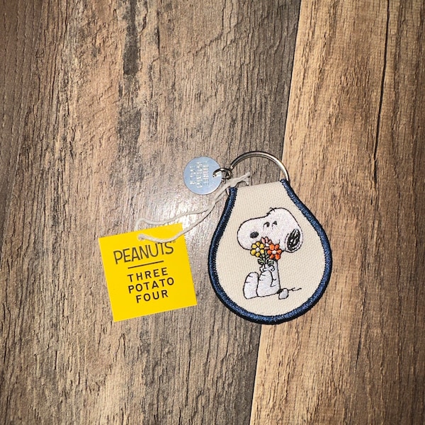 Three Potato Four X Peanuts® - Snoopy Flower Bouquet Patch Keychain - Etsy
