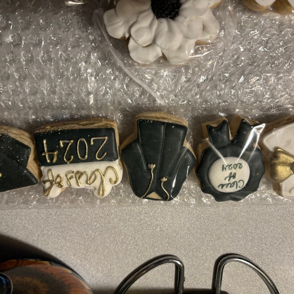 12 Graduation Sugar Cookies, Graduation Cookies, Graduation, Class of ...
