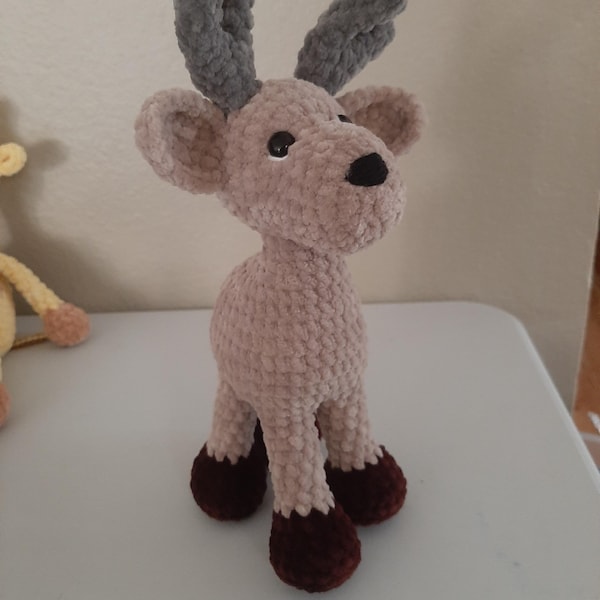 LOW-SEW Crochet Pattern: Ronnie the Reindeer (english) - Etsy