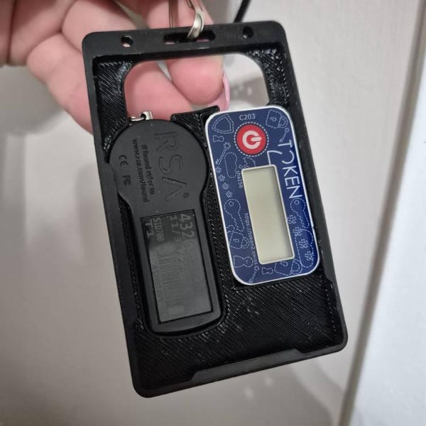 Combination Safenet Etoken Pass and RSA Securid (1-3) Badge Holder ...