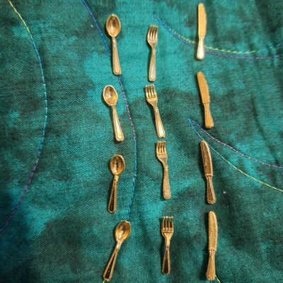 Creating Dolls House Kitchens in 1/12th Scale by Julie Warren Paperback ...