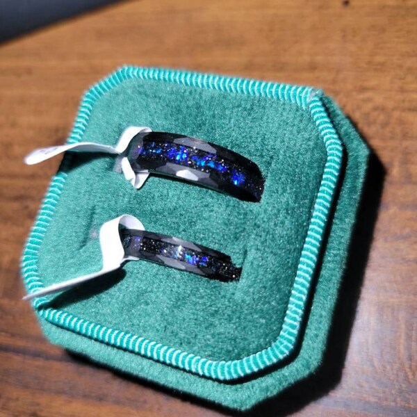 Orion Nebula Ring Set Hammered, His and Hers Wedding Band, 6mm & 4mm ...