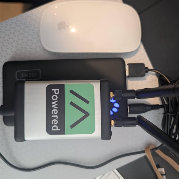 All in One Waterproof Solar Powered off Grid Lora Communications ...