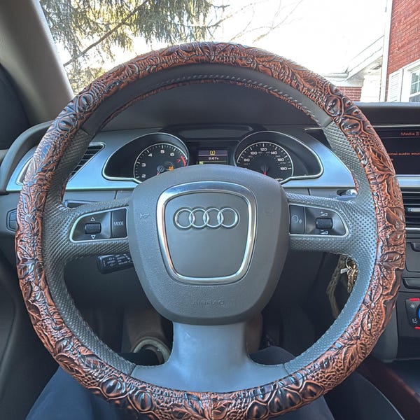Retro Fashion Beige Brown Steering Wheel Cover,custom Text Four Seasons ...