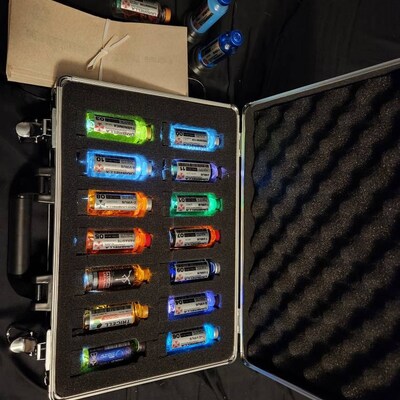 Resident Evil Virus Briefcase With LED Lights and 14 Vials Included KIT ...