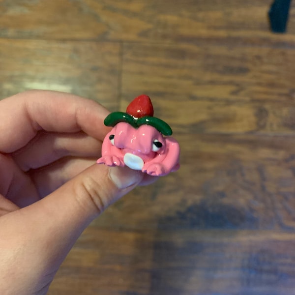 Strawberry Frog - Handmade Polymer Clay Figurine/decoration- Cute Frog ...