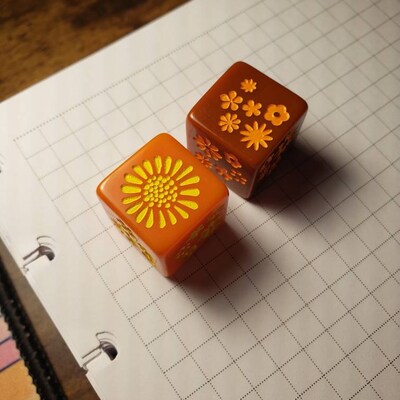 Vintage Dice / Set of 2 / D6 70's, Hippy, Flowers - Etsy