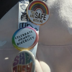 Hidden Disabilities Pin Badges Visual Impairment - Etsy