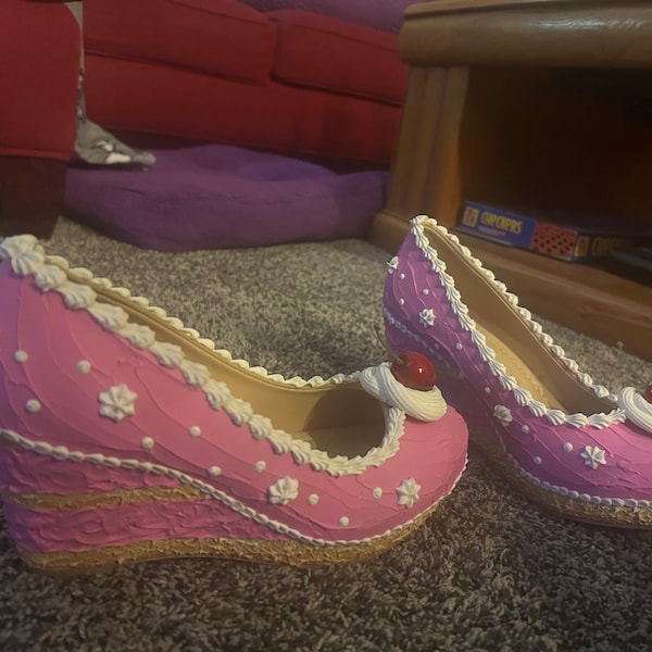 Custom Handmade Cake Wedges: Novelty Pink Shoes - Etsy
