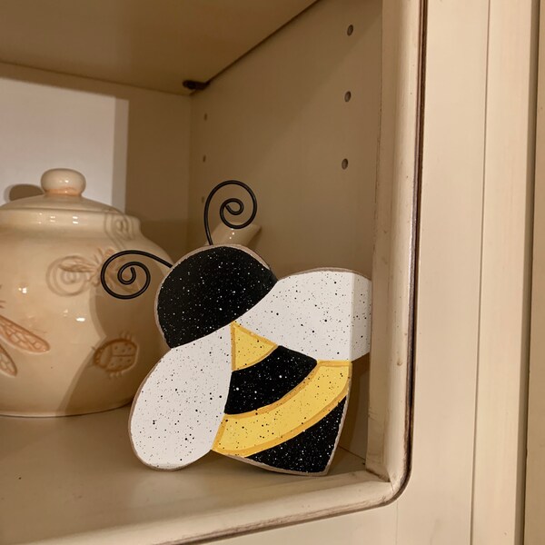 BUMBLE BEE 4 INCH for Wall Hanging Bedroom, Home or Girl Room Decor - Etsy