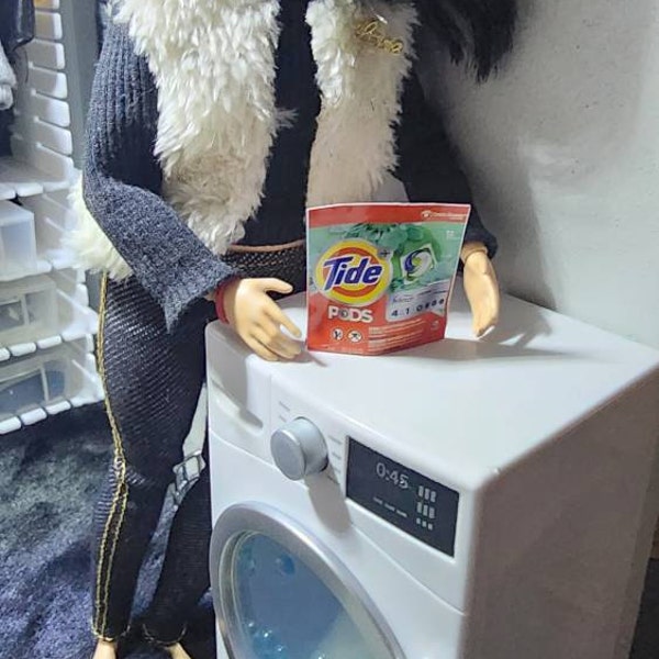 Miniature 1:6 Dollhouse Cleaning Supplies, Miniature Laundry Detergent ...