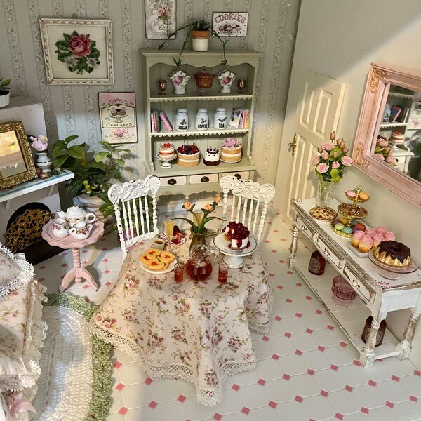 Dollhouse Miniature Lemon Meringue Pie - 12th Scale Miniature Food - Etsy