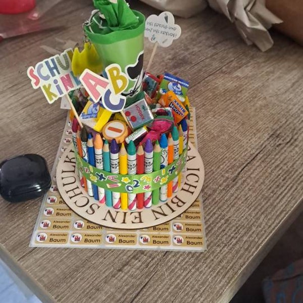 Schuleinführung, Einschulung, Geschenke zur Schuleinführung, Schultorte, Stiftetorte, Schulkind ...