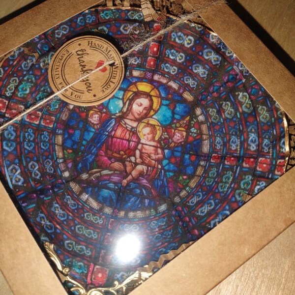 Mother of Jesus, Virgin Mary, Saint Mary, Madonna With Child, Scallop ...