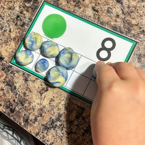 Monthly Self Portrait Preschool + Kindergarten Printable, My Self ...