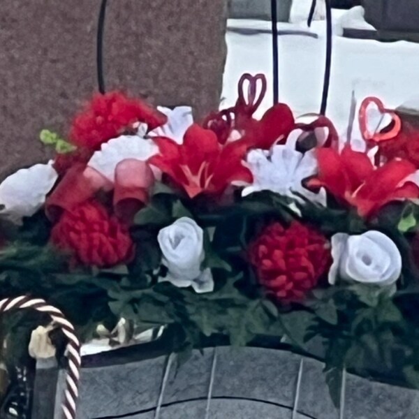 Tiger Fan Cemetery Flowers, Cemetery Urn Flowers, Grave Decorations ...