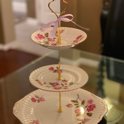 Royal Albert 'heirloom' Trio. Avon Shaped Cup Very Rare - Etsy