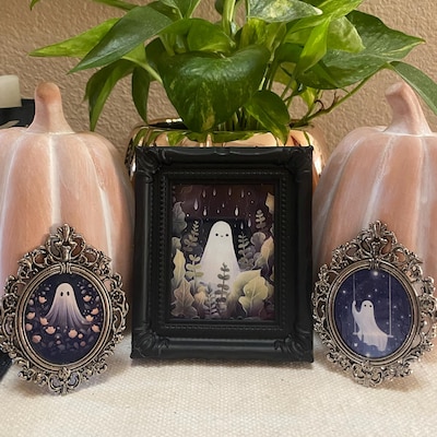 Small Framed Daisy Ghost Portrait - Etsy
