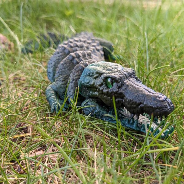 Giant Gator Flexi Articulated Alligator| Desk Toys | Valentine Gifts ...