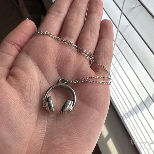 Gold Plated Dainty Headphone Pendant Necklace, Music Lover Necklace ...