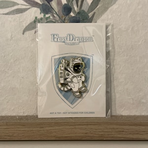 Raccoon With D20 Pin Trash Rolls RPG Pin Hard Enamel Pin - Etsy