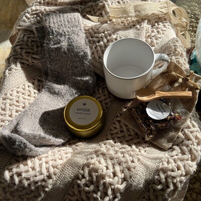 Classy Gift Basket for Women Cozy Gift Box With Blanket, Socks, Candle ...