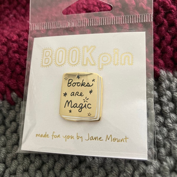 Book Pin: Books Are Magic - Etsy Australia