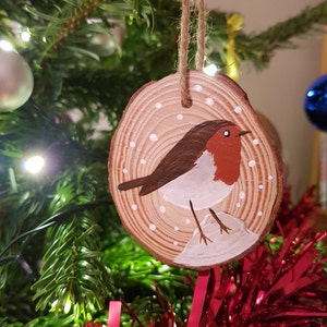 Hand Painted Robin in Snow Wooden Hanging Christmas Decoration for ...
