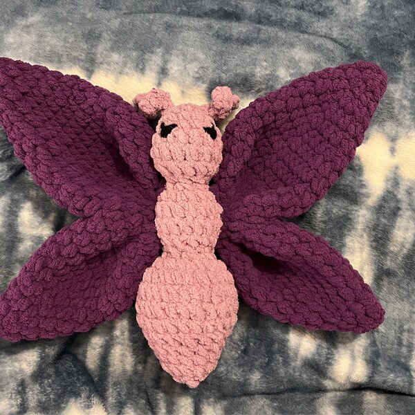 Crochet Leo the Bee PATTERN Amigurumi Plushie Crochet Snuggler ...