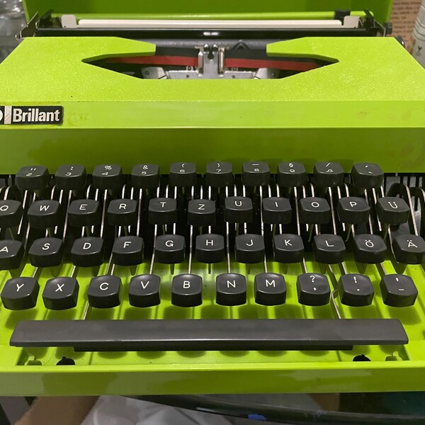 Working Typewriter IMPERIAL Good Companion 7 Metal Typewriter With ...