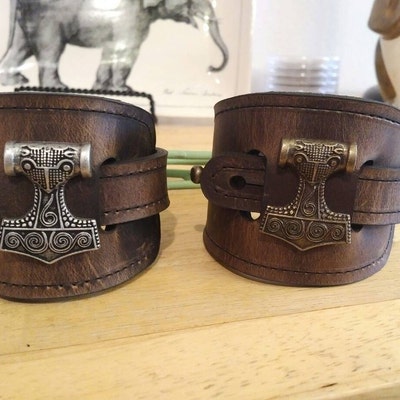 Blaakwydds Pirate Cuff - Etsy