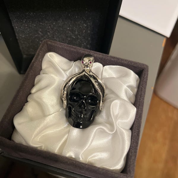 Skullis Crystal Skull, Five Poisons 5.2 Carnelian Carved Crystal Skull ...