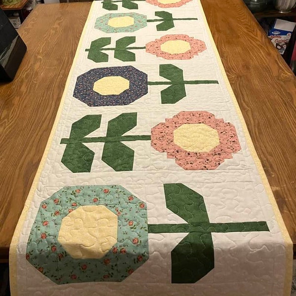 Simply Spring Table Runner - PDF Pattern - Etsy